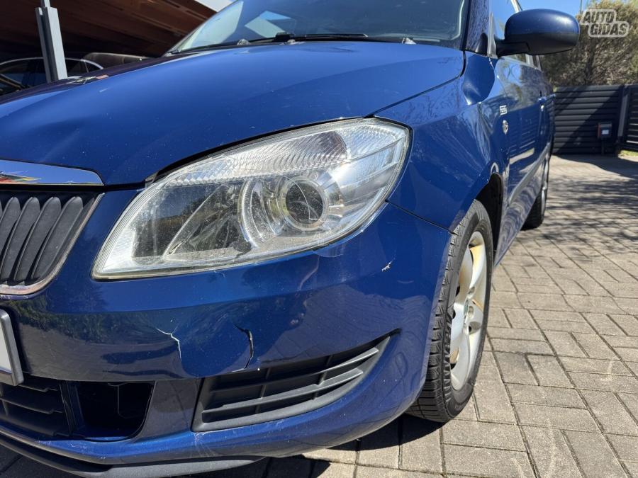 Blue Skoda Fabia 2011 in Vilnius, with an engine capacity of 1.20 L and mileage of 229 thousand km for 1700 €, photo 18 on AUTOMOTO.COM.LV