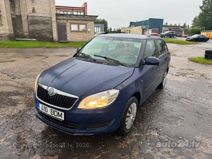 Zils Skoda Fabia 2011 Tallina, ar dzinēja tilpumu 1.20 L un nobraukumu 0 tūkst. km par 1199 €, foto 1 vietnē AUTOMOTO.COM.LV