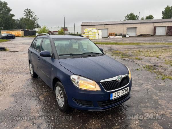Zils Skoda Fabia 2011 Tallina, ar dzinēja tilpumu 1.20 L un nobraukumu 0 tūkst. km par 1199 €, foto 2 vietnē AUTOMOTO.COM.LV