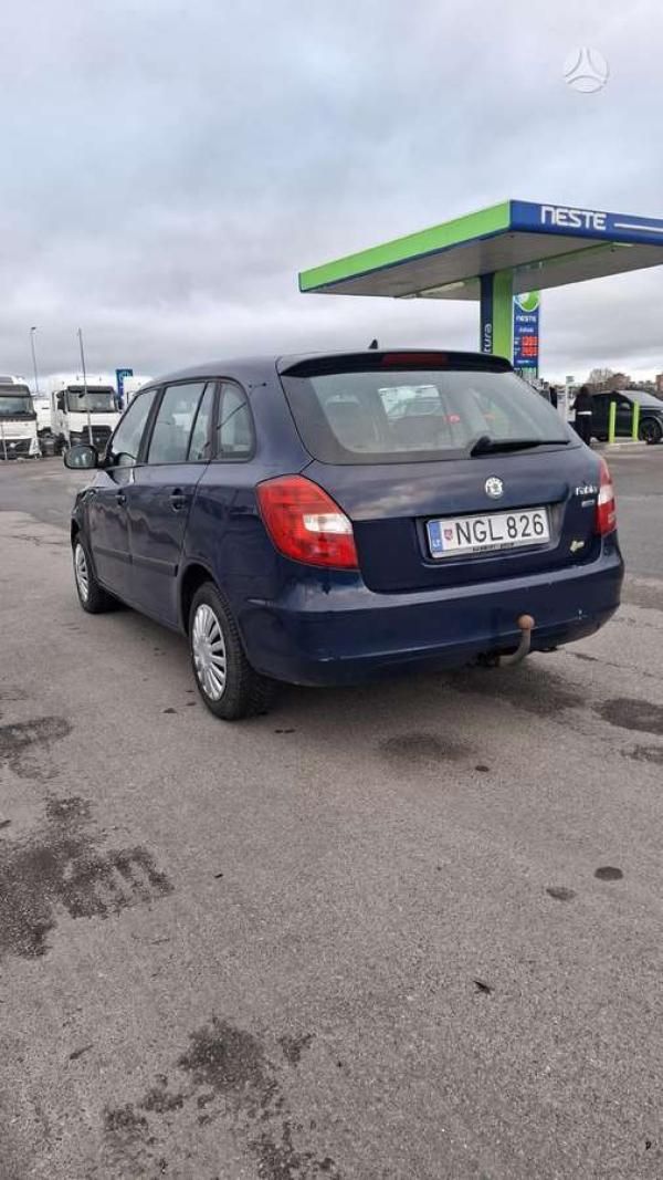 Zils Skoda Fabia 2012 Kauņa, ar dzinēja tilpumu 1.60 L un nobraukumu 237 tūkst. km par 1900 €, foto 5 vietnē AUTOMOTO.COM.LV