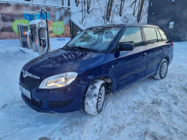 Blue Skoda Fabia 2012 in Kaunas, with an engine capacity of 1.60 L and mileage of 240 thousand km for 2150 €, photo 1 on AUTOMOTO.COM.LV