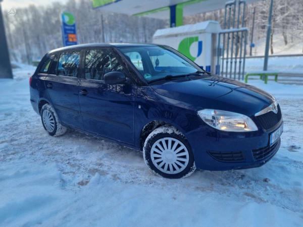Blue Skoda Fabia 2012 in Kaunas, with an engine capacity of 1.60 L and mileage of 240 thousand km for 2150 €, photo 3 on AUTOMOTO.COM.LV
