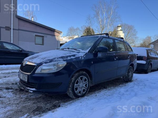 Zils Skoda Fabia 2012 Rīga, ar dzinēja tilpumu 1.60 L un nobraukumu 395 tūkst. km par 1600 €, foto 4 vietnē AUTOMOTO.COM.LV