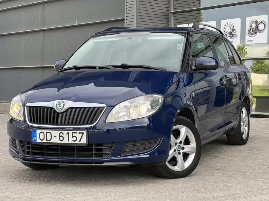 Zils Skoda Fabia 2012 Jēkabpils, ar dzinēja tilpumu 1.60 L un nobraukumu 169 tūkst. km par 4450 €, foto 1 vietnē AUTOMOTO.COM.LV