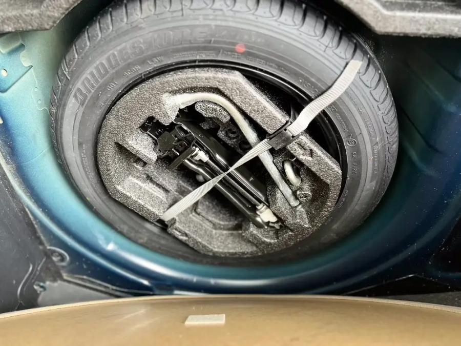 Zils Skoda Fabia 2012 Jēkabpils, ar dzinēja tilpumu 1.60 L un nobraukumu 169 tūkst. km par 4450 €, foto 15 vietnē AUTOMOTO.COM.LV