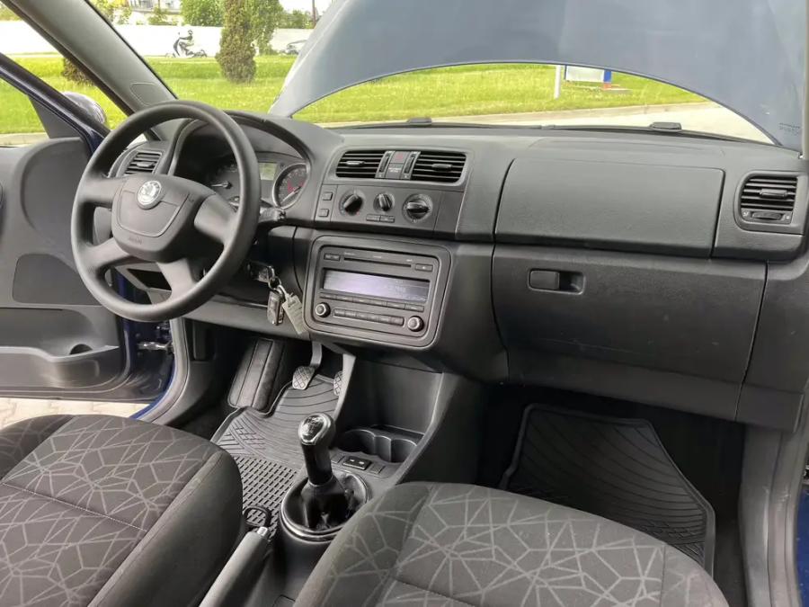 Zils Skoda Fabia 2012 Jēkabpils, ar dzinēja tilpumu 1.60 L un nobraukumu 169 tūkst. km par 4450 €, foto 18 vietnē AUTOMOTO.COM.LV