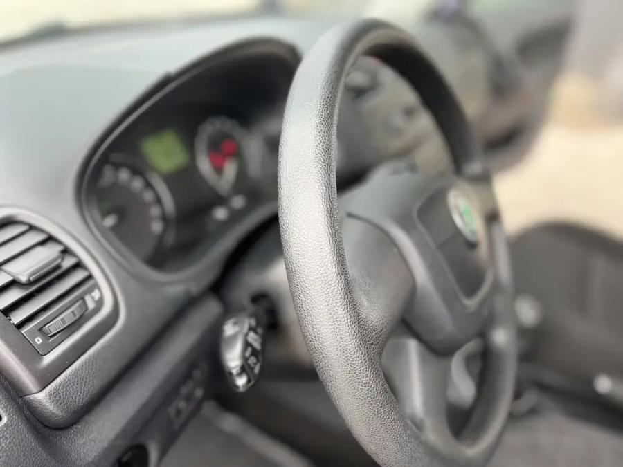 Zils Skoda Fabia 2012 Jēkabpils, ar dzinēja tilpumu 1.60 L un nobraukumu 169 tūkst. km par 4450 €, foto 21 vietnē AUTOMOTO.COM.LV