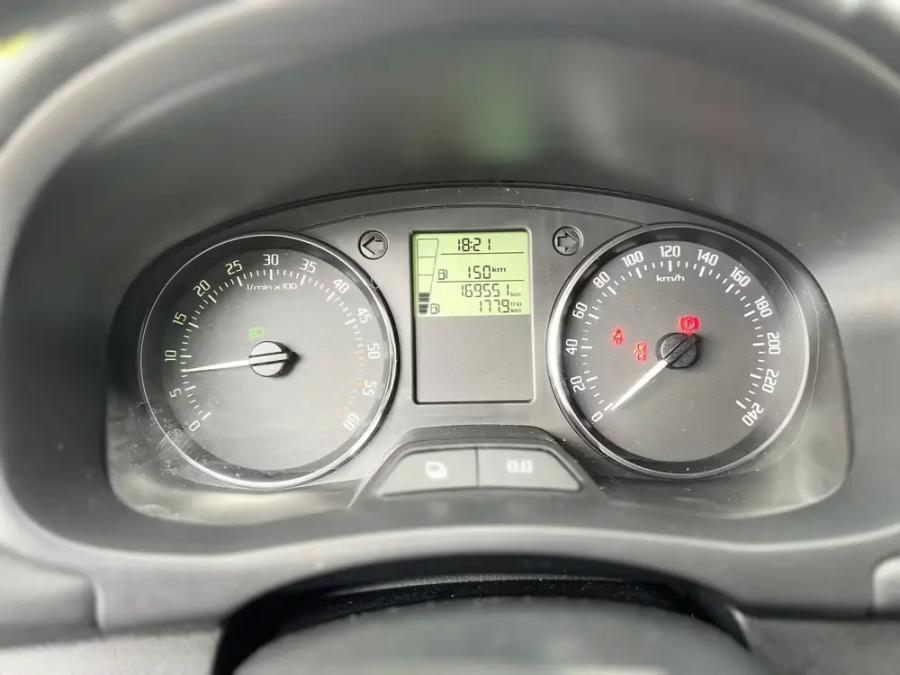 Zils Skoda Fabia 2012 Jēkabpils, ar dzinēja tilpumu 1.60 L un nobraukumu 169 tūkst. km par 4450 €, foto 22 vietnē AUTOMOTO.COM.LV