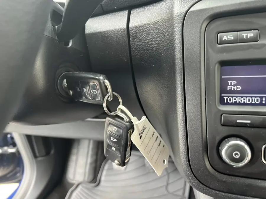 Zils Skoda Fabia 2012 Jēkabpils, ar dzinēja tilpumu 1.60 L un nobraukumu 169 tūkst. km par 4450 €, foto 24 vietnē AUTOMOTO.COM.LV
