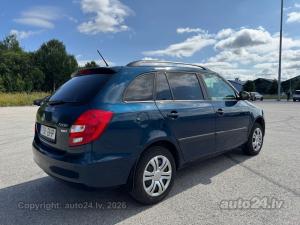 Zils Skoda Fabia 2012 Tallina, ar dzinēja tilpumu 1.20 L un nobraukumu 100 tūkst. km par 4400 €, foto 3 vietnē AUTOMOTO.COM.LV