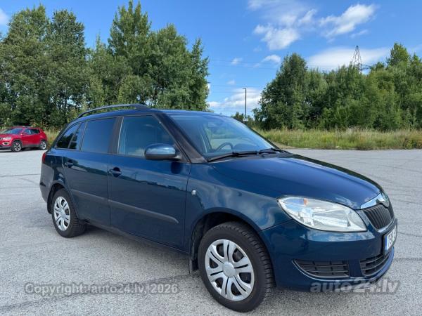 Blue Skoda Fabia 2012 in Tallinn, with an engine capacity of 1.20 L and mileage of 100 thousand km for 4400 €, photo 3 on AUTOMOTO.COM.LV