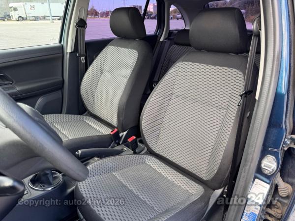 Blue Skoda Fabia 2012 in Tallinn, with an engine capacity of 1.20 L and mileage of 100 thousand km for 4400 €, photo 8 on AUTOMOTO.COM.LV