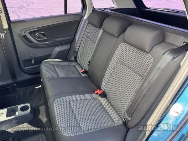 Blue Skoda Fabia 2012 in Tallinn, with an engine capacity of 1.20 L and mileage of 100 thousand km for 4400 €, photo 9 on AUTOMOTO.COM.LV