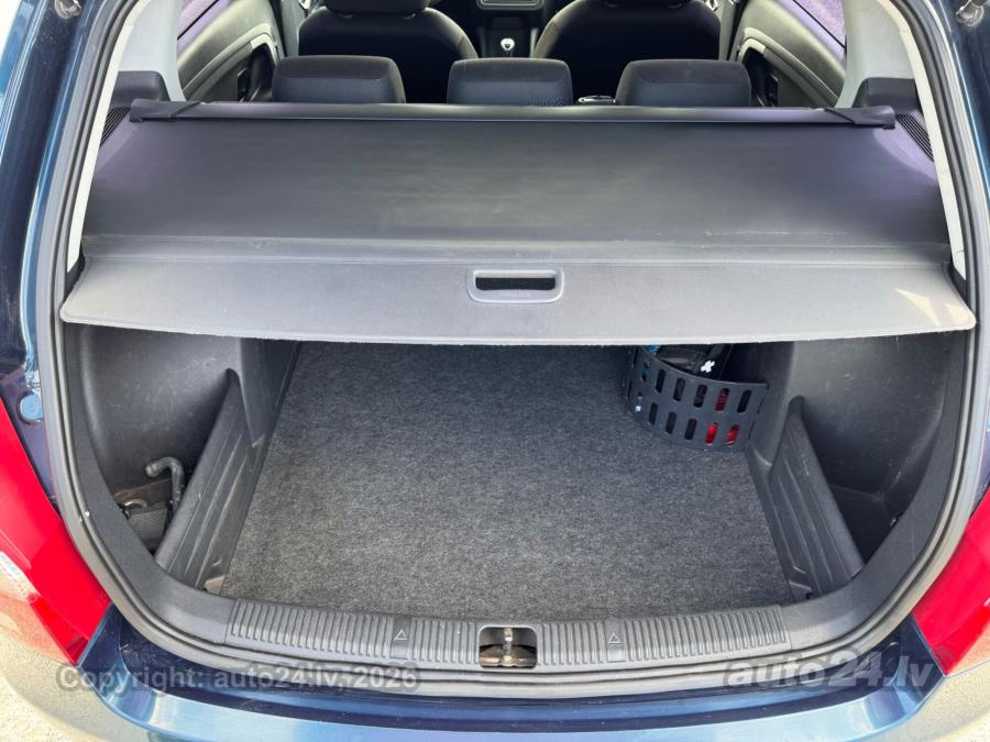 Zils Skoda Fabia 2012 Tallina, ar dzinēja tilpumu 1.20 L un nobraukumu 100 tūkst. km par 4400 €, foto 18 vietnē AUTOMOTO.COM.LV
