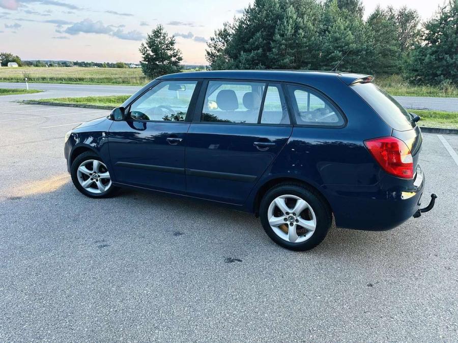 Blue Skoda Fabia 2012 in Kaisiadorys, with an engine capacity of 1.20 L and mileage of 217 thousand km for 2450 €, photo 4 on AUTOMOTO.COM.LV