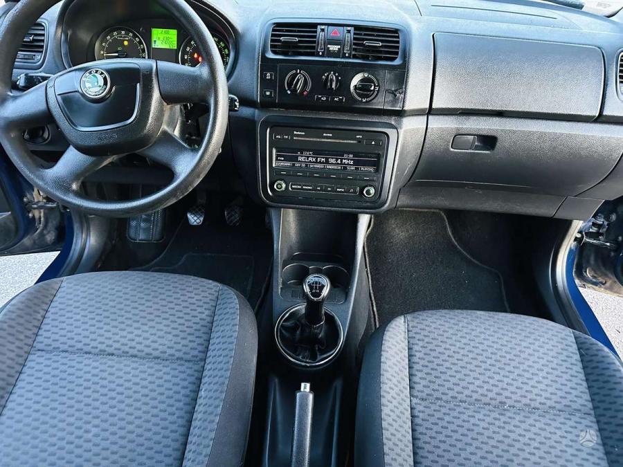 Blue Skoda Fabia 2012 in Kaisiadorys, with an engine capacity of 1.20 L and mileage of 217 thousand km for 2450 €, photo 6 on AUTOMOTO.COM.LV