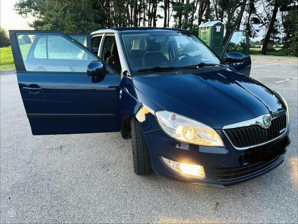 Blue Skoda Fabia 2012 in Kaisiadorys, with an engine capacity of 1.20 L and mileage of 217 thousand km for 2450 €, photo 10 on AUTOMOTO.COM.LV