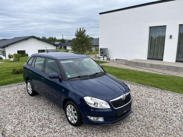 Blue Skoda Fabia 2012 in Alytus, with an engine capacity of 1.60 L and mileage of 244 thousand km for 2999 €, photo 2 on AUTOMOTO.COM.LV
