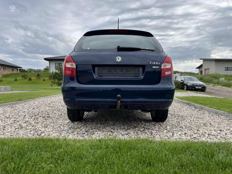 Blue Skoda Fabia 2012 in Alytus, with an engine capacity of 1.60 L and mileage of 244 thousand km for 2999 €, photo 13 on AUTOMOTO.COM.LV