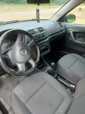Zils Skoda Fabia 2013 Viļņa, ar dzinēja tilpumu 1.60 L un nobraukumu 306 tūkst. km par 2500 €, foto 6 vietnē AUTOMOTO.COM.LV