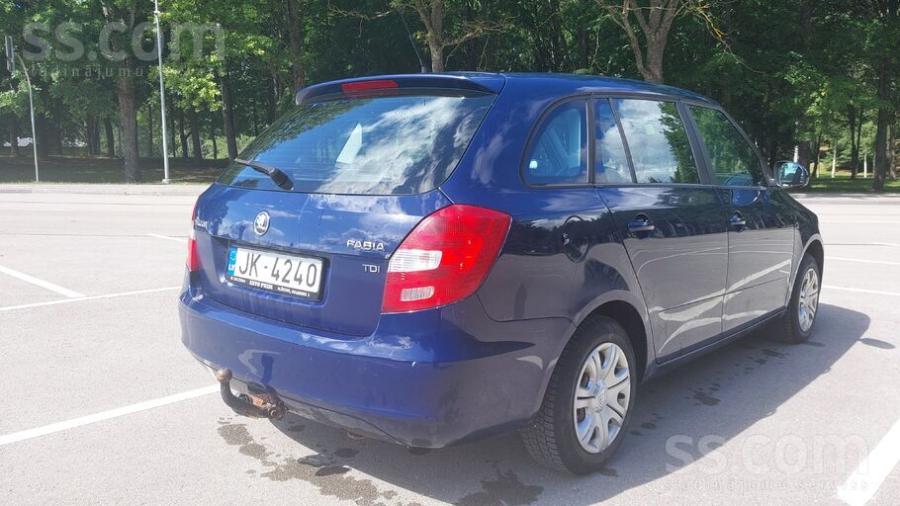 Синий Шкода Фабия 2013 в Алуксне, объемом двигателя 1.60 л и пробегом 0 тыс. км за 2750 €, фото 6 на AUTOMOTO.COM.LV