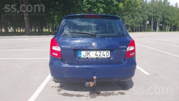 Синий Шкода Фабия 2013 в Алуксне, объемом двигателя 1.60 л и пробегом 0 тыс. км за 2750 €, фото 7 на AUTOMOTO.COM.LV