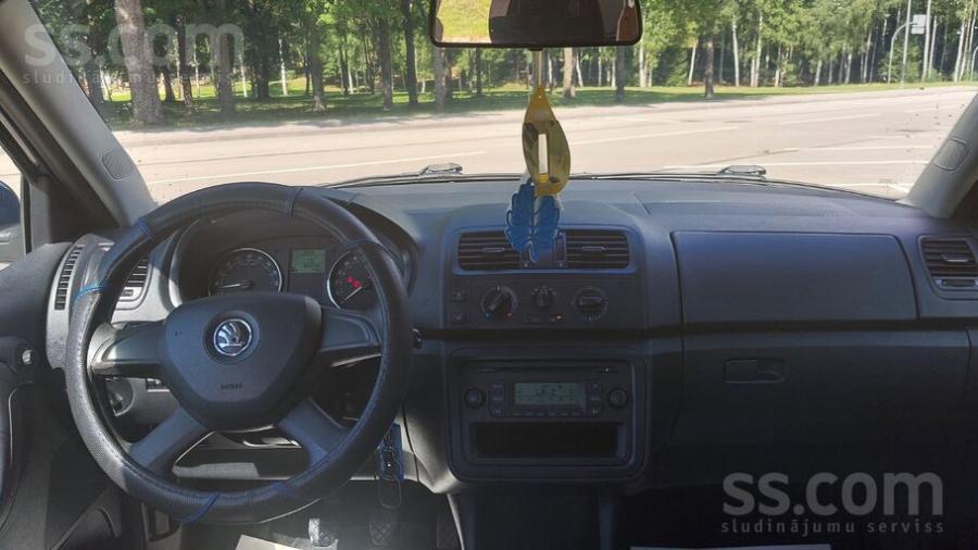 Blue Skoda Fabia 2013 in Aluksne, with an engine capacity of 1.60 L and mileage of 0 thousand km for 2250 €, photo 24 on AUTOMOTO.COM.LV