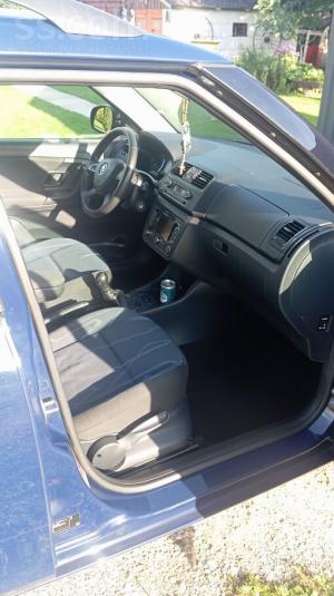 Zils Skoda Fabia 2013 Krāslava, ar dzinēja tilpumu 1.60 L un nobraukumu 287 tūkst. km par 3500 €, foto 5 vietnē AUTOMOTO.COM.LV