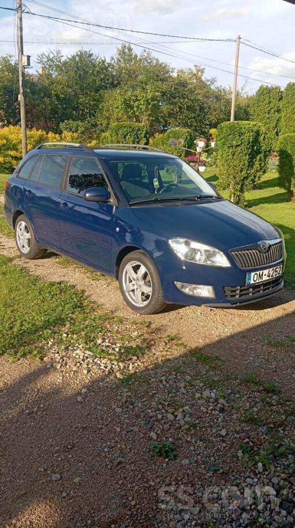 Zils Skoda Fabia 2013 Krāslava, ar dzinēja tilpumu 1.60 L un nobraukumu 287 tūkst. km par 3500 €, foto 6 vietnē AUTOMOTO.COM.LV