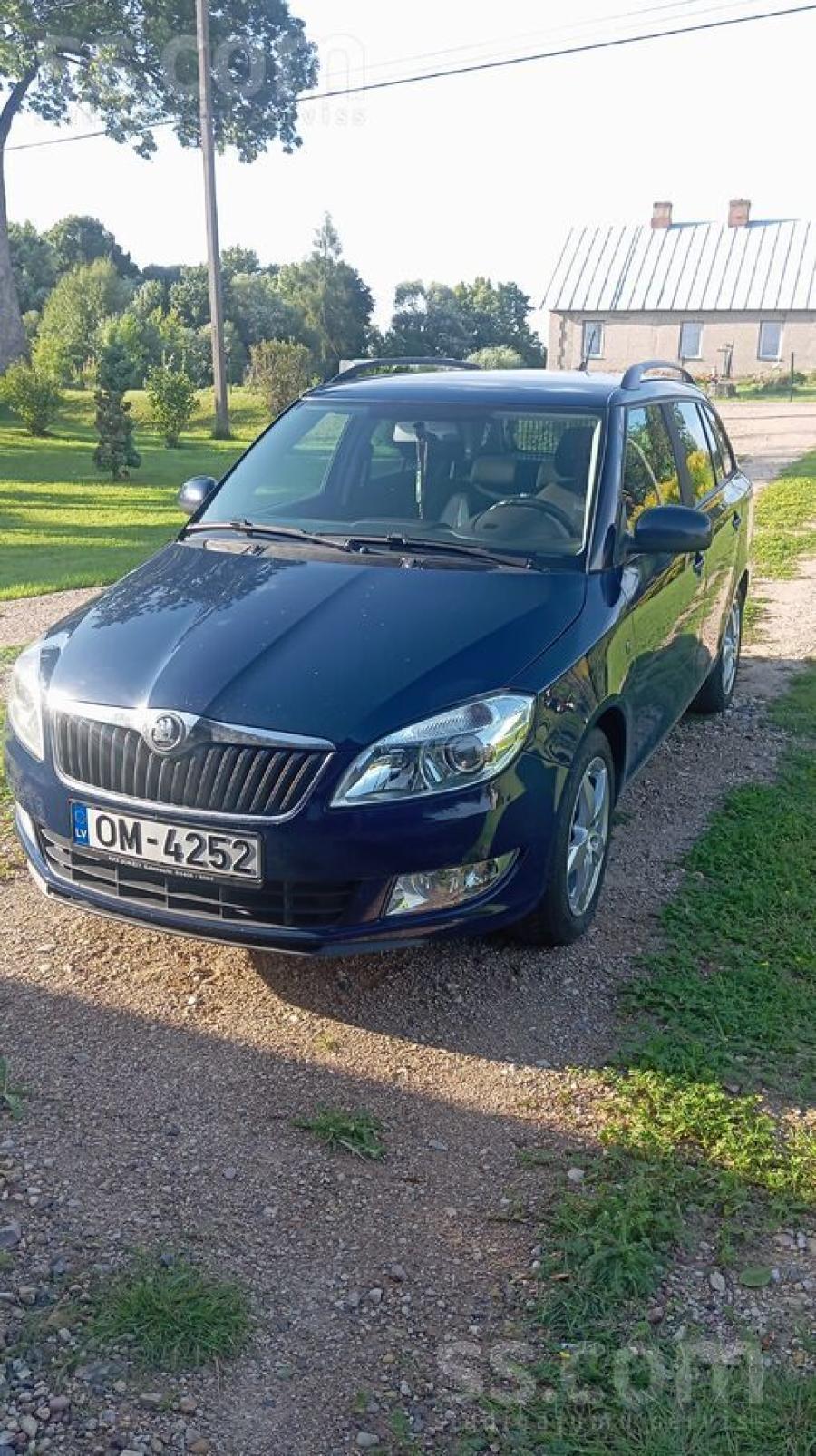 Zils Skoda Fabia 2013 Krāslava, ar dzinēja tilpumu 1.60 L un nobraukumu 287 tūkst. km par 3500 €, foto 8 vietnē AUTOMOTO.COM.LV