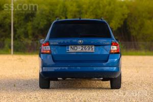 Zils Skoda Fabia 2015 Jelgava, ar dzinēja tilpumu 1.40 L un nobraukumu 258 tūkst. km par 5000 €, foto 7 vietnē AUTOMOTO.COM.LV