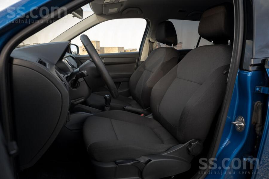 Zils Skoda Fabia 2015 Jelgava, ar dzinēja tilpumu 1.40 L un nobraukumu 258 tūkst. km par 5000 €, foto 15 vietnē AUTOMOTO.COM.LV