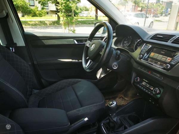 Zils Skoda Fabia 2015 Viļņa, ar dzinēja tilpumu 1.00 L un nobraukumu 79 tūkst. km par 5000 €, foto 9 vietnē AUTOMOTO.COM.LV
