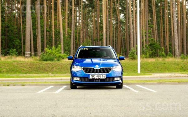 Blue Skoda Fabia 2019 in Riga, with an engine capacity of 1.00 L and mileage of 169 thousand km for 8590 €, photo 3 on AUTOMOTO.COM.LV
