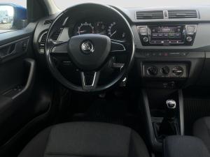 Zils Skoda Fabia 2020 Pērnava, ar dzinēja tilpumu 1.00 L un nobraukumu 93 tūkst. km par 9950 €, foto 7 vietnē AUTOMOTO.COM.LV