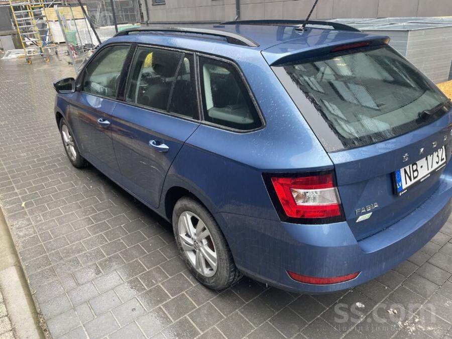 Синий Шкода Фабия 2021 в Рига, объемом двигателя 1.00 л и пробегом 88 тыс. км за 9998 €, фото 4 на AUTOMOTO.COM.LV