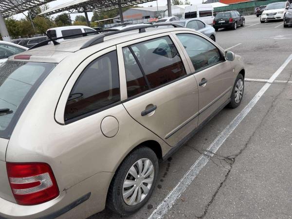 Brown Skoda Fabia 2005 in Kaunas, with an engine capacity of 0.00 L and mileage of 375 thousand km for 800 €, photo 10 on AUTOMOTO.COM.LV