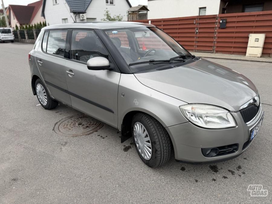 Brown Skoda Fabia 2007 in Kaunas, with an engine capacity of 1.40 L and mileage of 287 thousand km for 1350 €, photo 4 on AUTOMOTO.COM.LV