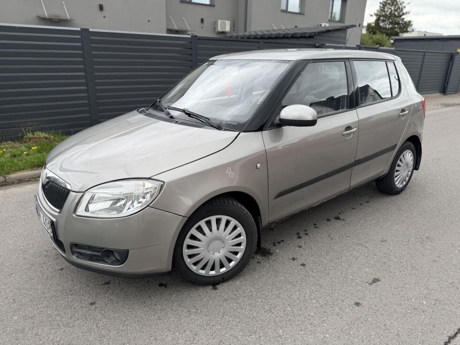 Brown Skoda Fabia 2007 in Kaunas, with an engine capacity of 1.40 L and mileage of 287 thousand km for 1350 €, photo 9 on AUTOMOTO.COM.LV