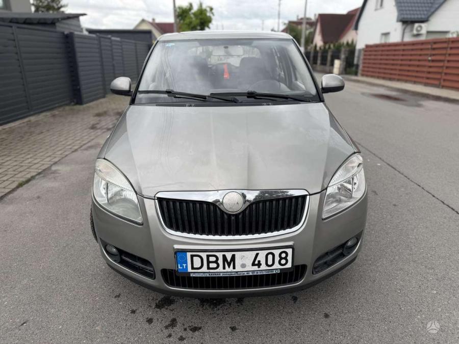 Brown Skoda Fabia 2007 in Kaunas, with an engine capacity of 1.42 L and mileage of 287 thousand km for 770 €, photo 3 on AUTOMOTO.COM.LV