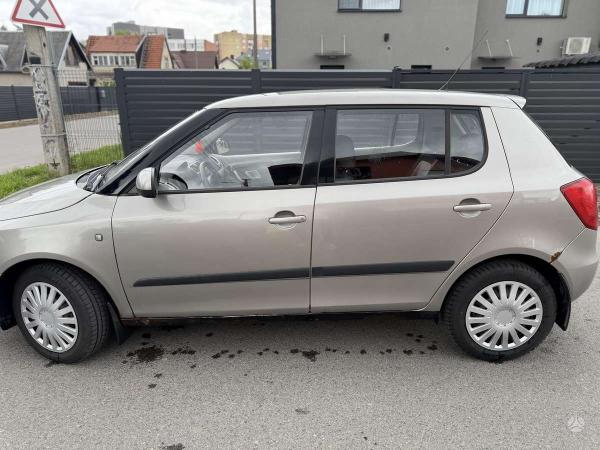 Коричневый Шкода Фабия 2007 в Каунас, объемом двигателя 1.42 л и пробегом 287 тыс. км за 770 €, фото 7 на AUTOMOTO.COM.LV