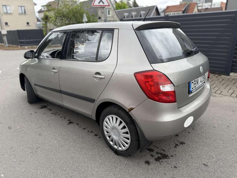Brown Skoda Fabia 2007 in Kaunas, with an engine capacity of 1.42 L and mileage of 287 thousand km for 770 €, photo 10 on AUTOMOTO.COM.LV