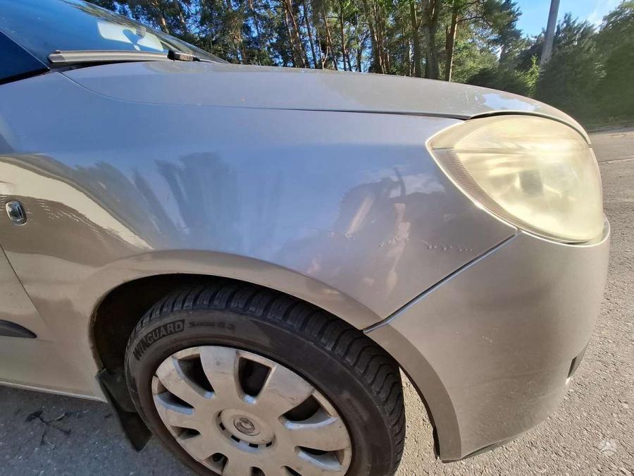 Brūns Skoda Fabia 2007 Kauņa, ar dzinēja tilpumu 1.42 L un nobraukumu 173 tūkst. km par 1200 €, foto 6 vietnē AUTOMOTO.COM.LV