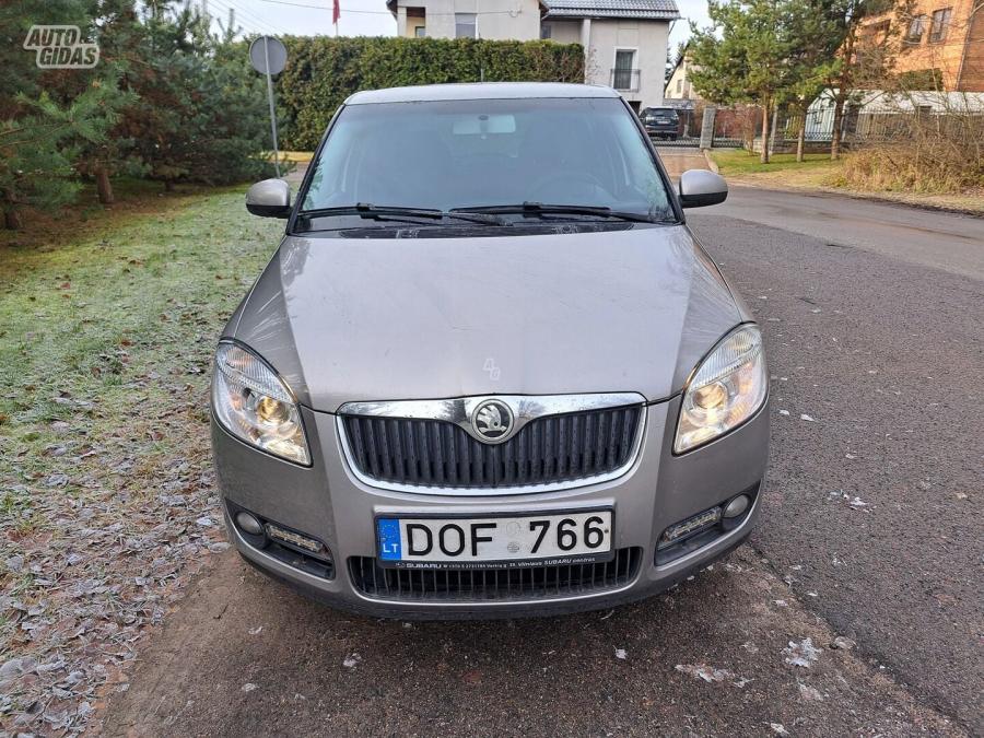 Brown Skoda Fabia 2008 in Panevezys, with an engine capacity of 1.40 L and mileage of 383 thousand km for 1500 €, photo 2 on AUTOMOTO.COM.LV