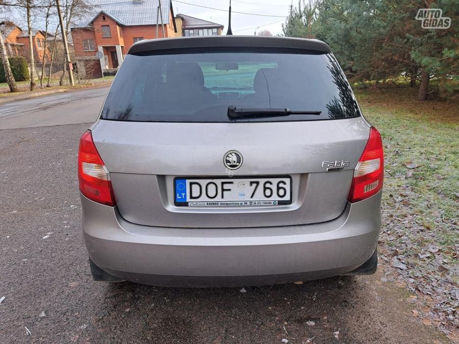 Brown Skoda Fabia 2008 in Panevezys, with an engine capacity of 1.40 L and mileage of 383 thousand km for 1500 €, photo 5 on AUTOMOTO.COM.LV