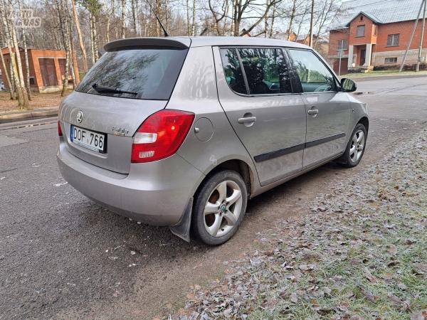 Brown Skoda Fabia 2008 in Panevezys, with an engine capacity of 1.40 L and mileage of 383 thousand km for 1500 €, photo 6 on AUTOMOTO.COM.LV