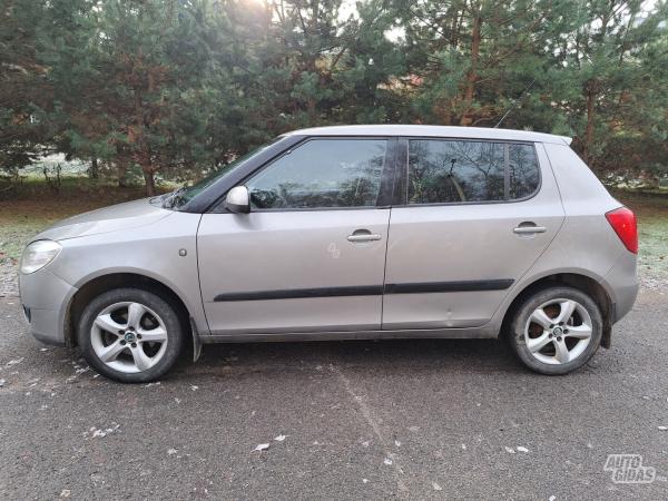 Brown Skoda Fabia 2008 in Panevezys, with an engine capacity of 1.40 L and mileage of 383 thousand km for 1500 €, photo 7 on AUTOMOTO.COM.LV
