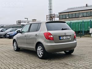 Brūns Skoda Fabia 2013 Liepāja, ar dzinēja tilpumu 1.60 L un nobraukumu 208 tūkst. km par 3500 €, foto 2 vietnē AUTOMOTO.COM.LV