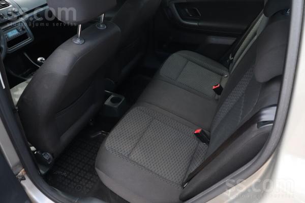 Brown Skoda Fabia 2013 in Valmiera, with an engine capacity of 1.40 L and mileage of 157 thousand km for 2500 €, photo 8 on AUTOMOTO.COM.LV