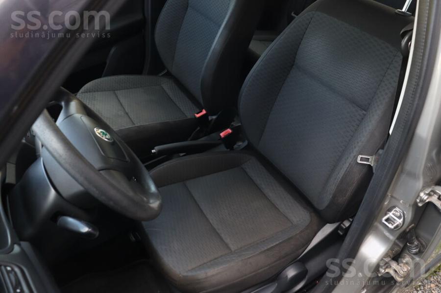 Brūns Skoda Fabia 2013 Valmiera, ar dzinēja tilpumu 1.40 L un nobraukumu 157 tūkst. km par 2500 €, foto 11 vietnē AUTOMOTO.COM.LV